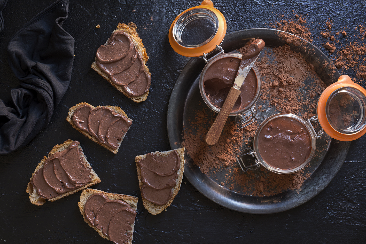 Our healthy chocolate spread with three ingredients - Borges