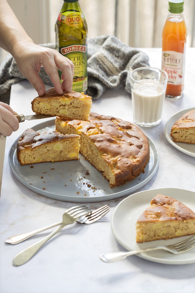 Traditional apple cake - Borges India